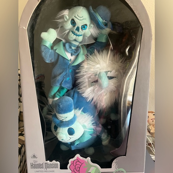 Disney | Toys | Limited Edition Disney Haunted Mansion Hitchhiking ...